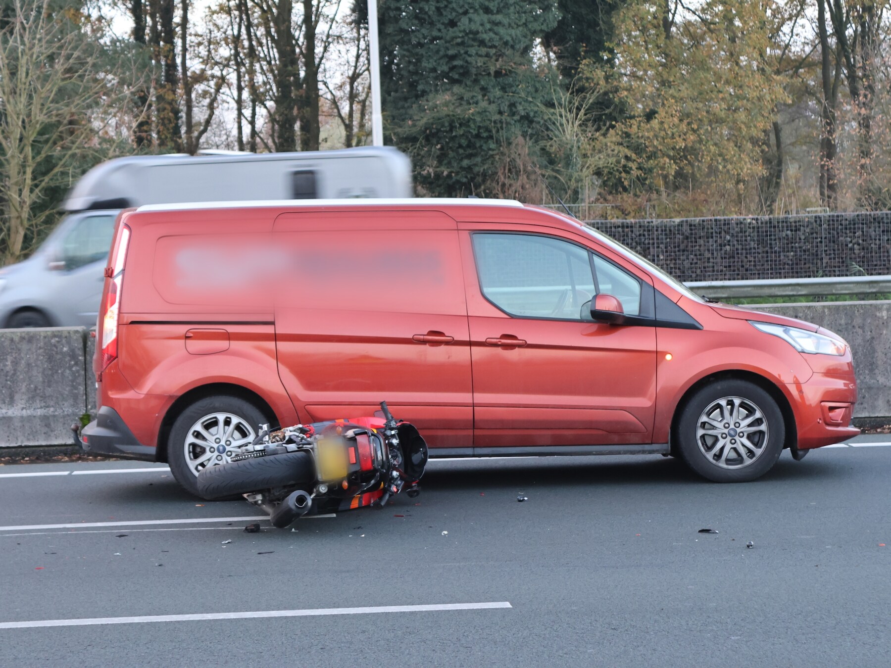 Wéér gaat het mis op de A12: lange file en meerdere rijstroken dicht ...