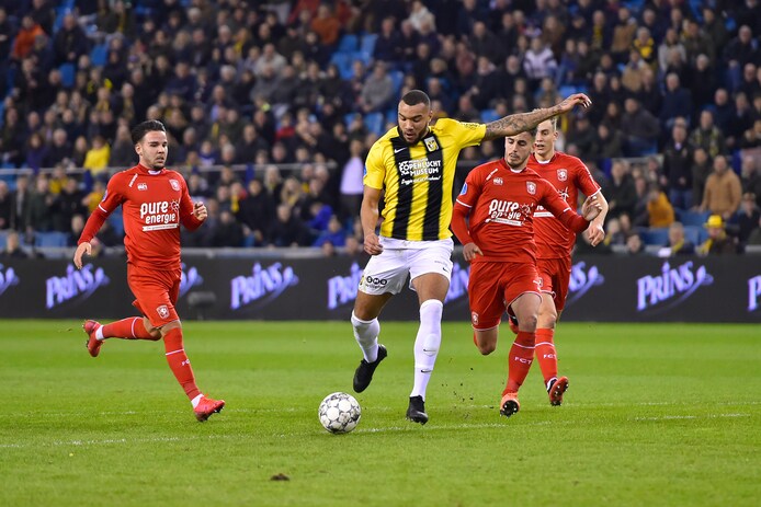 Voetbalavonturier Jay-Roy Grot tot 2026 aan de slag in Japan | Sport ...