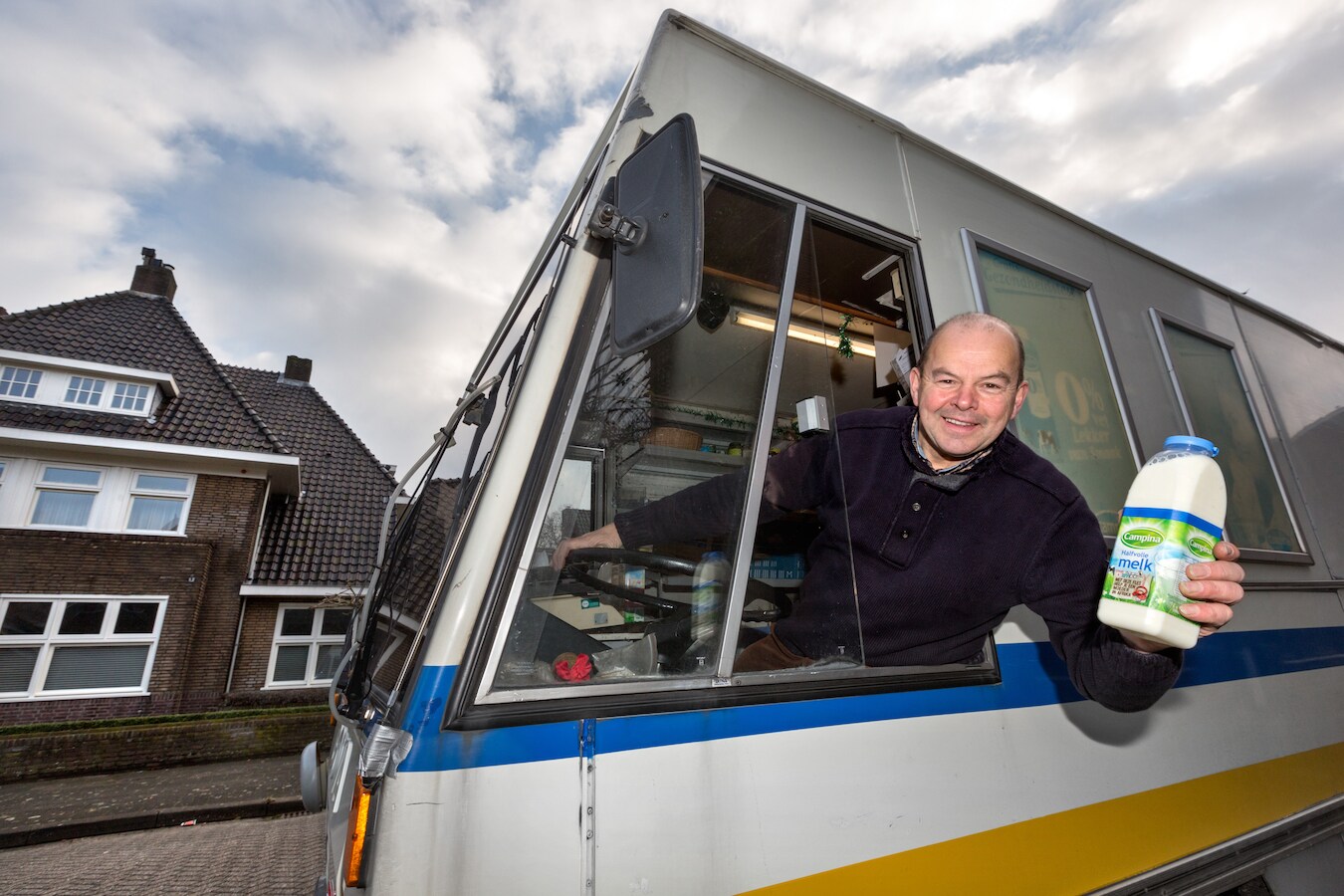 De bekendste melkboer van Den Bosch Piet van der Bruggen overleden ...
