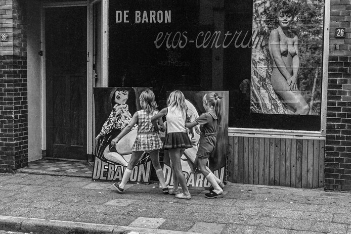 Giebelen om blote vrouwen bij de eerste seksboetiek van Nijmegen: ‘Als ...