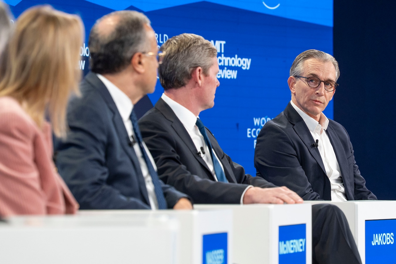 Philips-baas ziet AI als redding voor vastlopende zorg: ‘Een ...