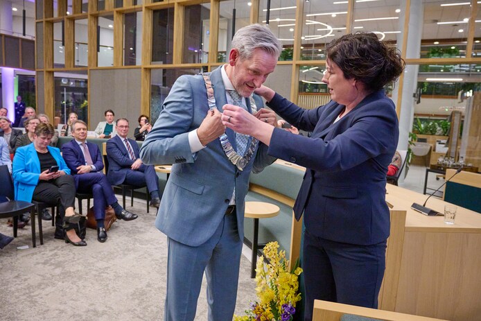 Warm welkom voor burgemeester Hans van der Pas, ‘weer thuis in het ...