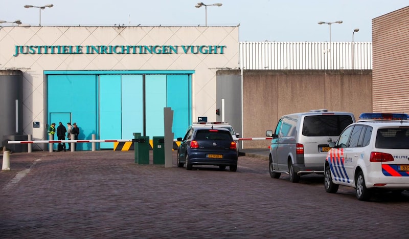 Gevangene in isolatiecel na mislukte ontsnappingspoging uit PI Vught ...