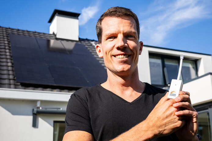 Uitvinder Hannes laat Nederlander met zonnepanelen geld besparen ...