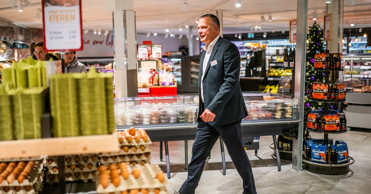 Na verwoestende brand werd deze supermarkt voor de tweede keer in één ...