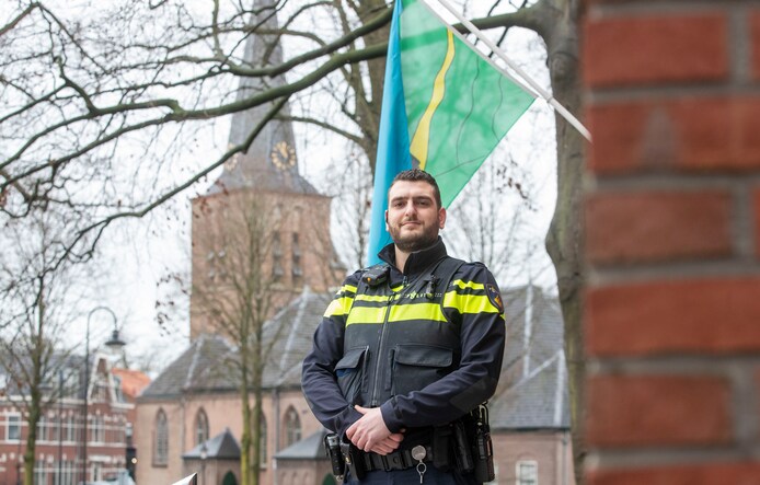 Stilzitten is niets voor nieuwe wijkagent Robert: ‘Laat mij maar de ...