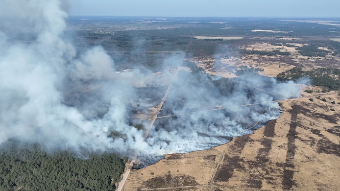 KIJK | Zo zag de zeer grote brand in Ede vanuit de lucht eruit ...