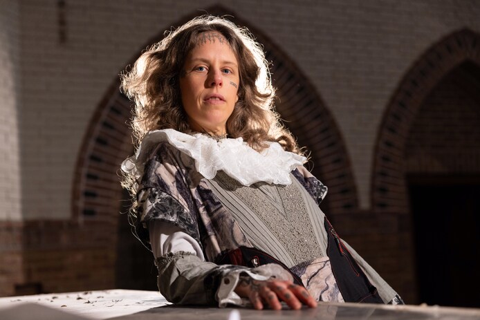 Stephanie (37) bouwde caravan om voor wereldreis, maar die werd ...