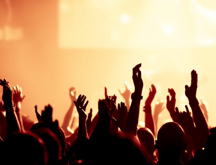 Politie maakt eind aan illegaal feest in Nijmegen, alle dertig ...