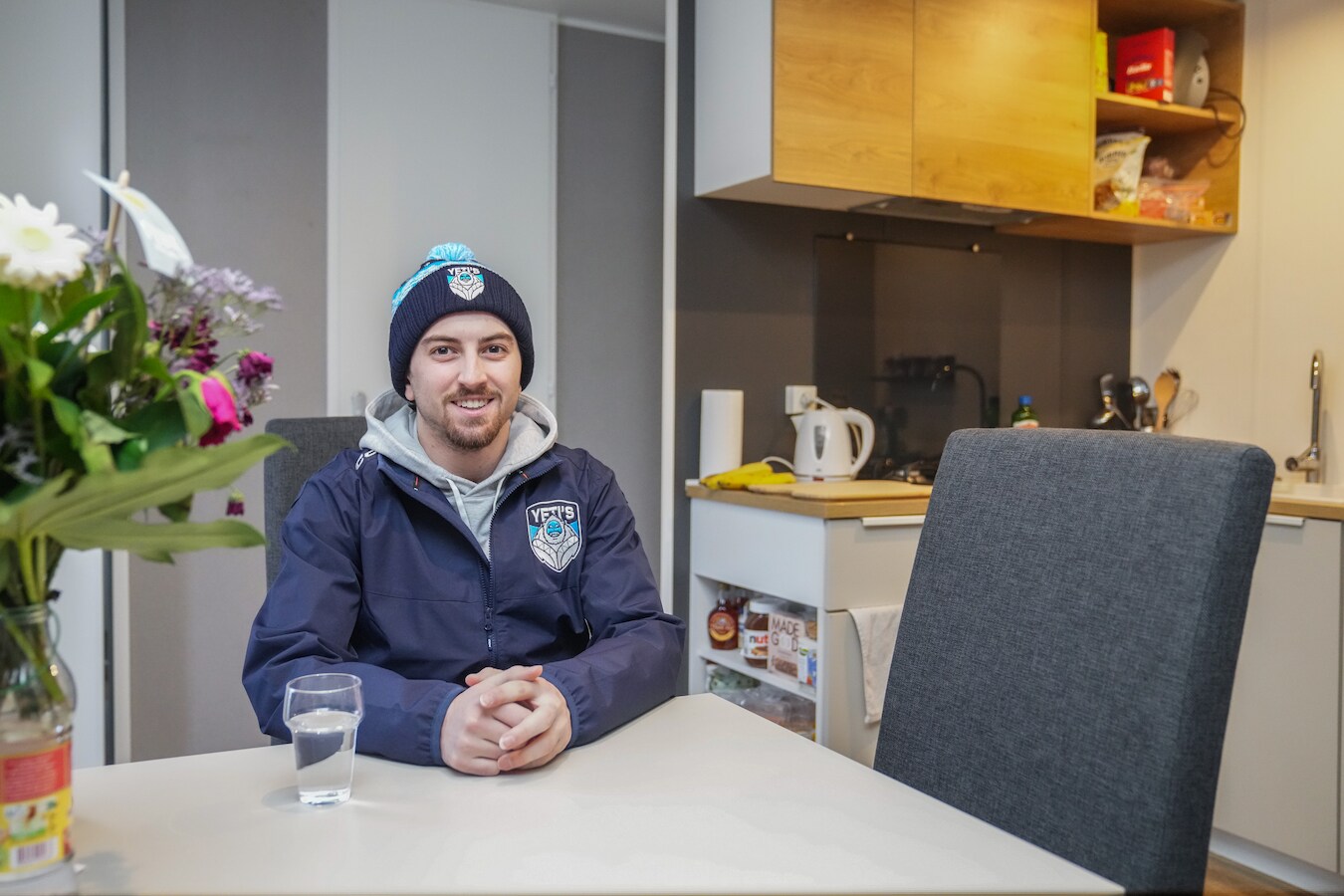 Avonturier uit Canada strijkt neer op Bredaas ijs en woont op Camping ...