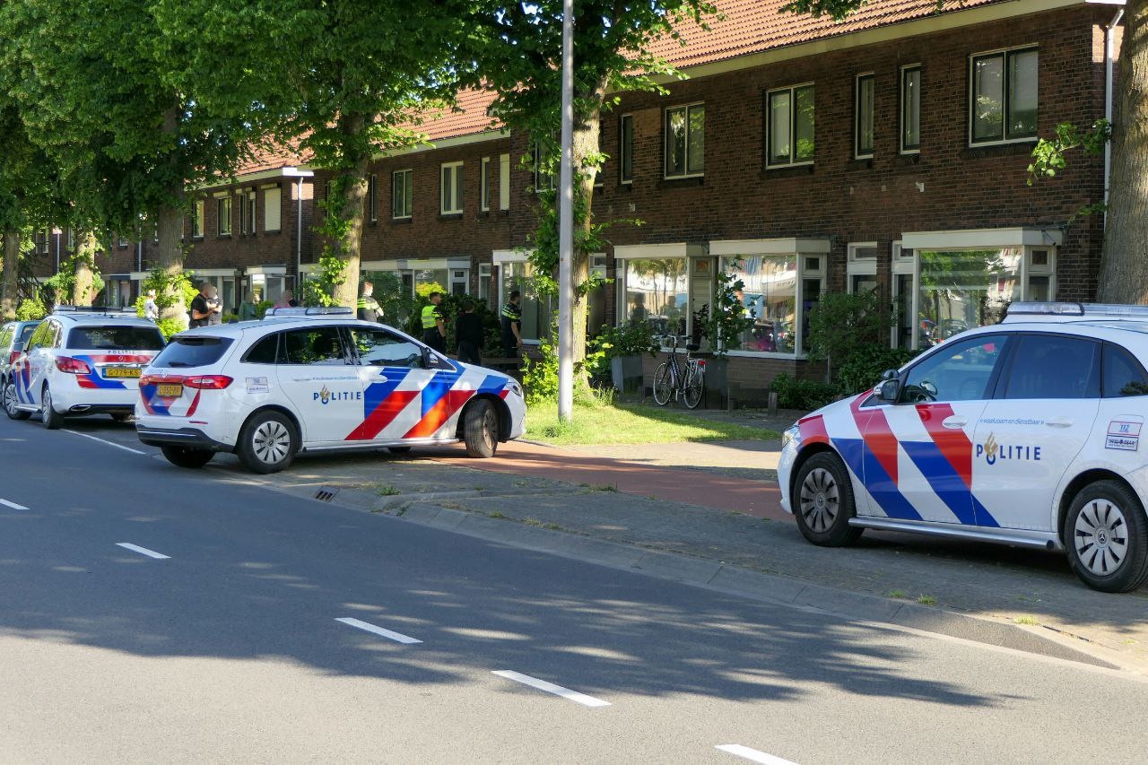 Buurvrouw uit Enschede barricadeert deur met hondenvoer: ‘Hij is een ...