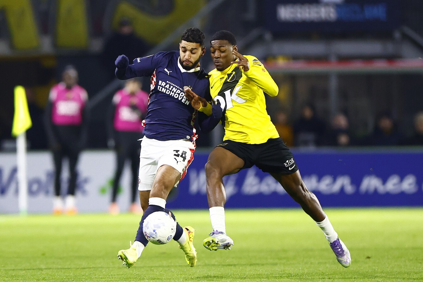 PSV wint na pover optreden van NAC en loopt geen averij op in Breda ...