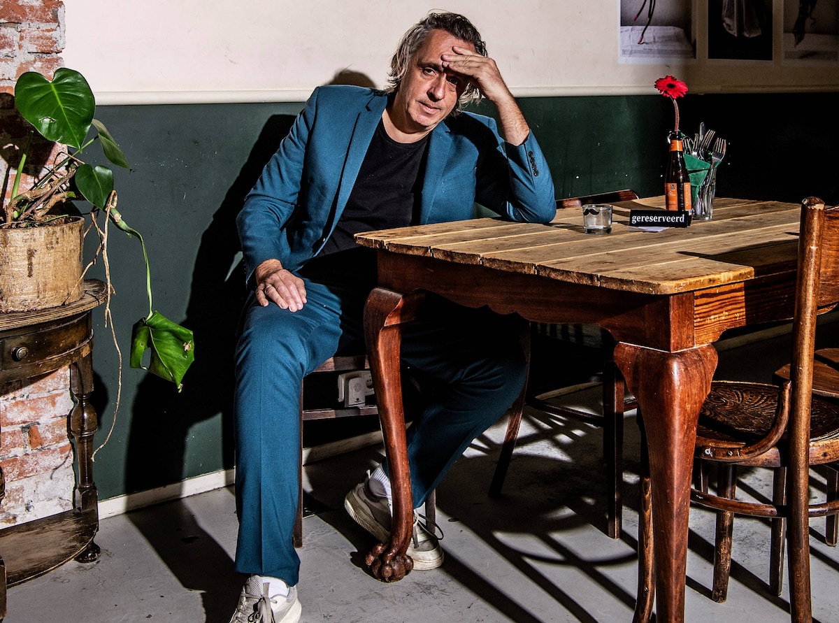 Marcel van Roosmalen noemt Arnhems café ‘Nijmeegs’ en dat vraagt om een ...