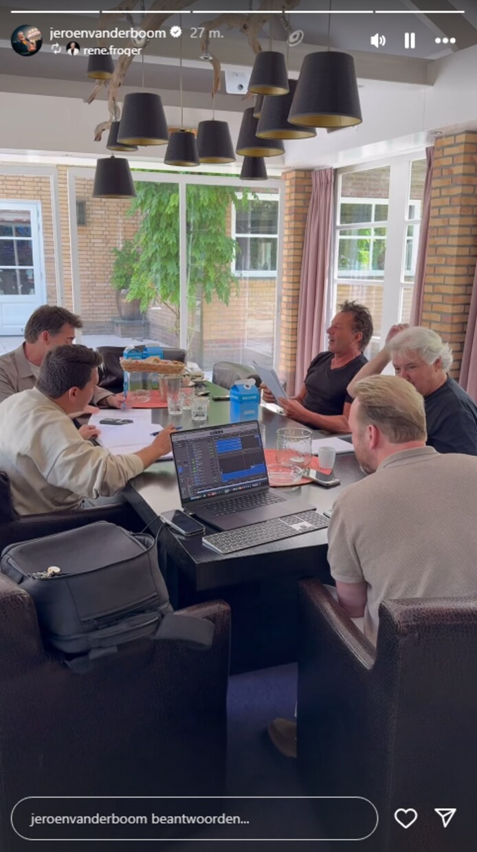 Gerard krijgt bezoek van harige vriend, Bridget is dol op vintage ...