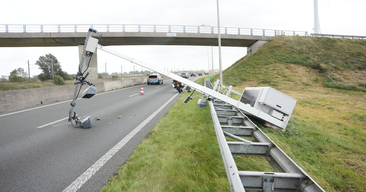 OM schakelt flitsers uit die je kunnen betrappen op gebruik van mobiel ...
