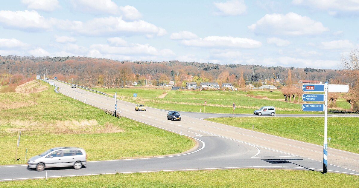 Plan voor zonnevelden langs snelweg A348 moet leiden tot CO2-besparing ...