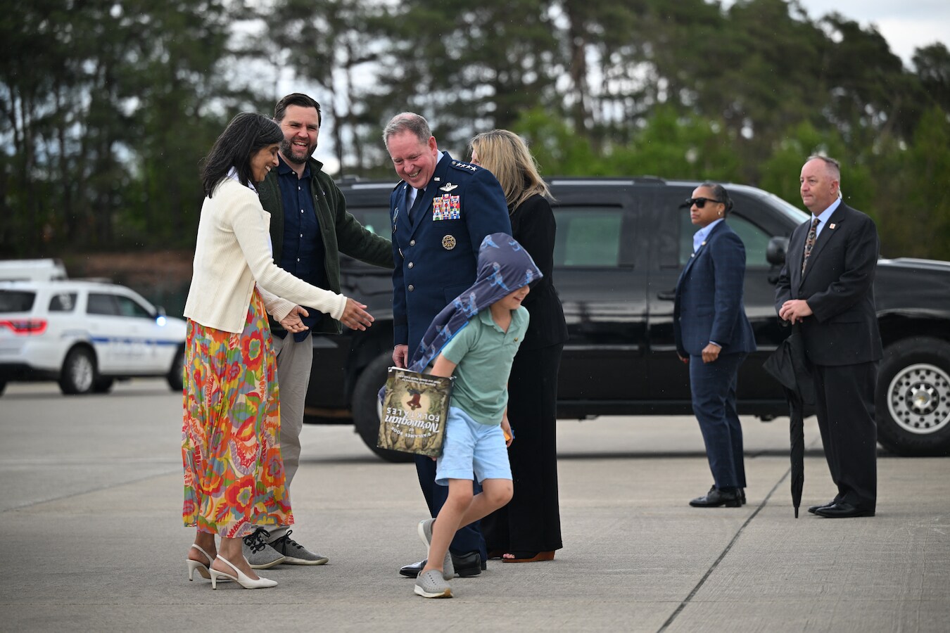 JD Vance liet waterstand van rivier verhogen voor familie-uitje | Foto ...