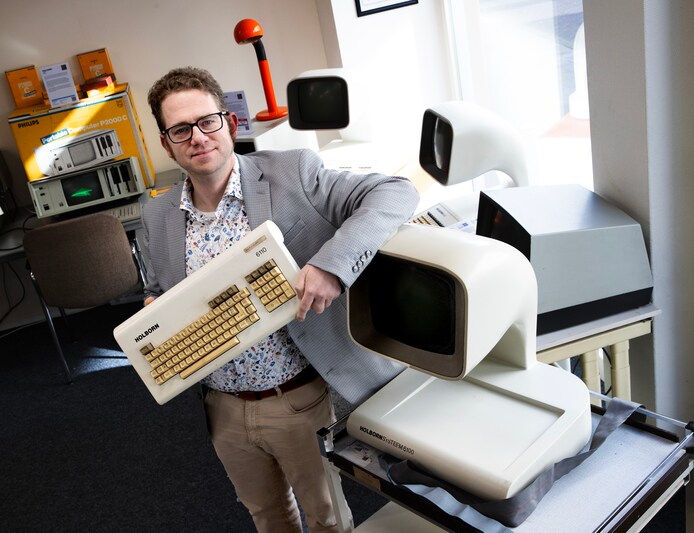 Hoe een zeldzame computer vol stof uit een schuur in België in het ...
