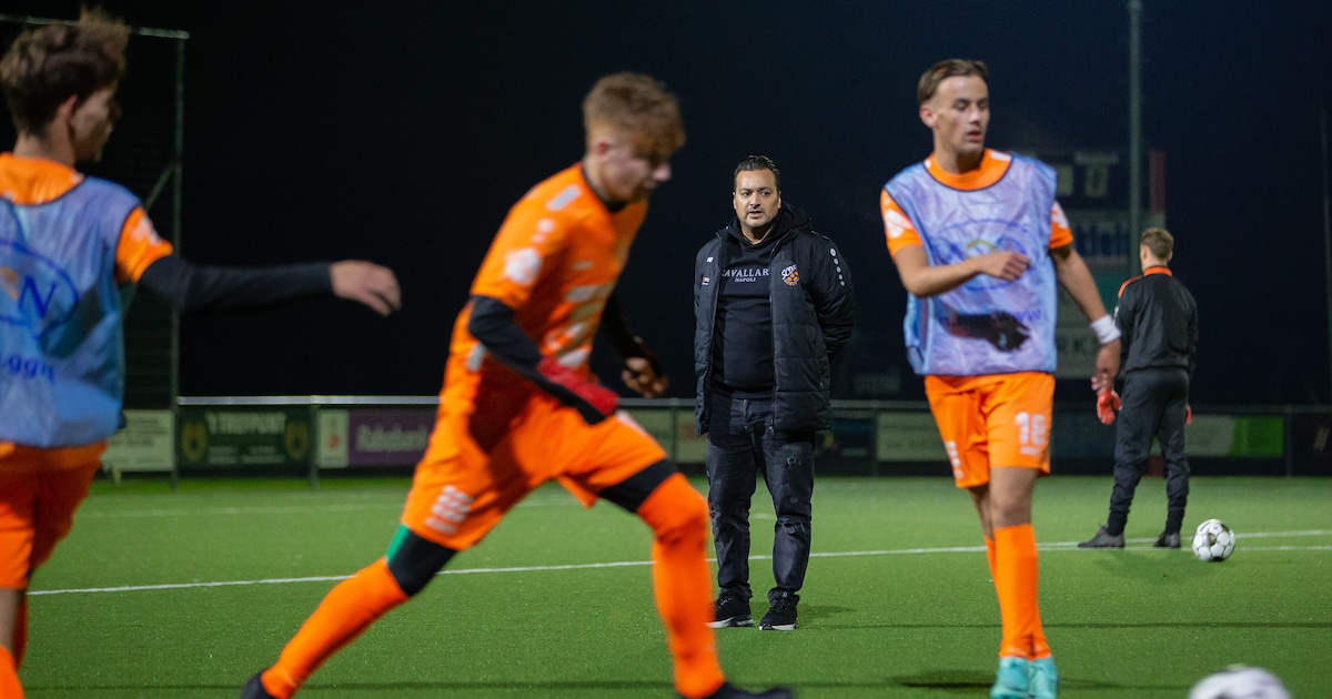 Trainer houdt het al na zeven duels voor gezien: ‘Voor elk wissewasje ...