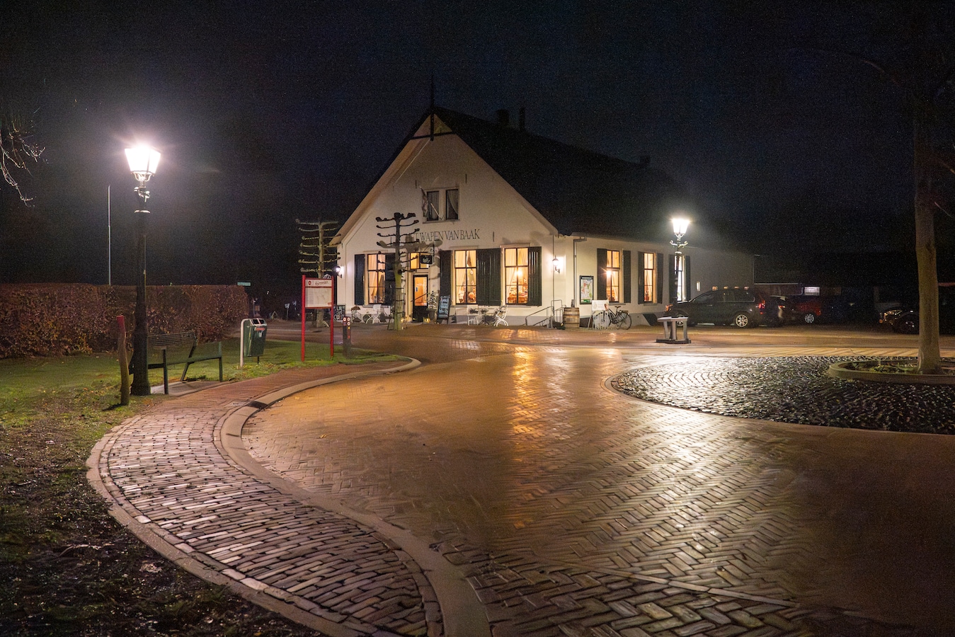 Hier lijkt de tijd een beetje stil te staan, en je eet er ouderwets ...