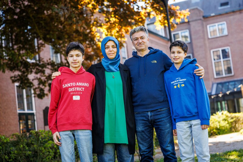 Tarik (12), Burak (14) en Melih (19) dromen van toekomst in Nederland ...