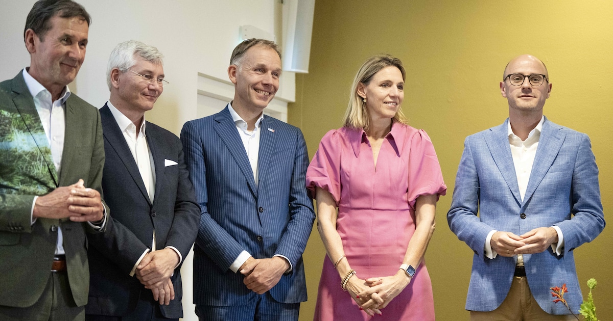 Dit zijn de vijf gedeputeerden van de provincie Utrecht (met twee ...