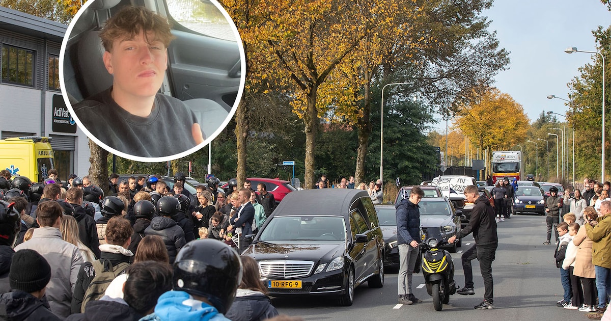 Elke week bezoekt hij het graf van beste vriend Yourie (18), die naast ...