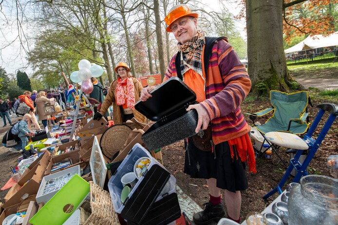 Bijzondere verhalen op een kleedje in Apeldoorn: ‘Goed voor de wereld ...