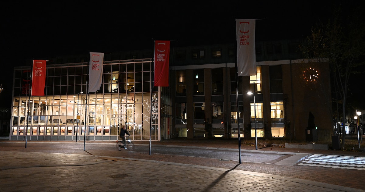 Land van Cuijk tast in duister over verlicht gemeentehuis in tijden van ...
