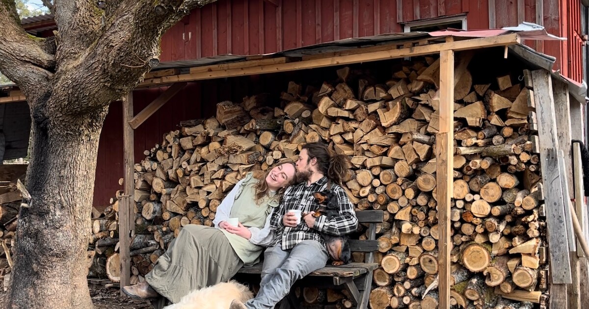 Na B&B Vol Liefde sloeg de vonk over tussen Esra en Bram, nu woont ze ...