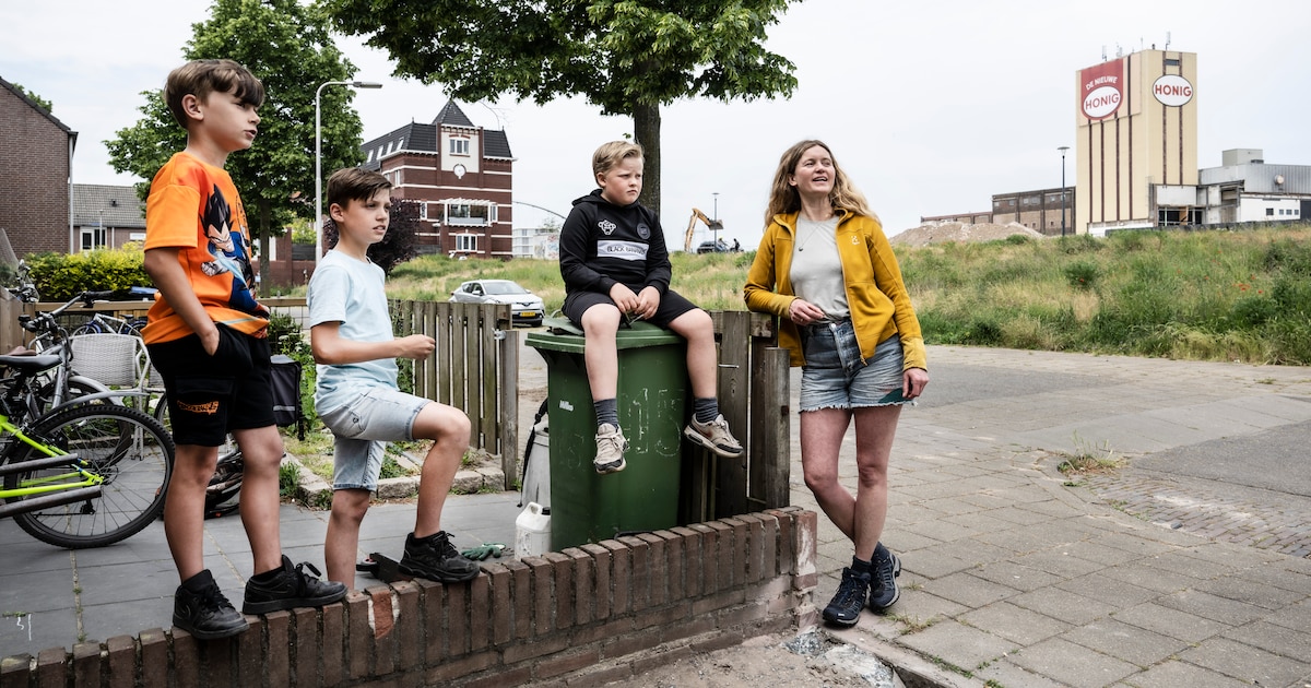 Kinderen van deze wijk vliegen bijna nooit: ‘Het is Café de Bijstand ...
