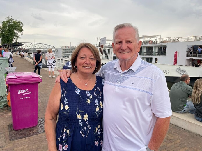 Amerikaanse cruisegangers Richard (78) en Linda (76) belanden plots ...