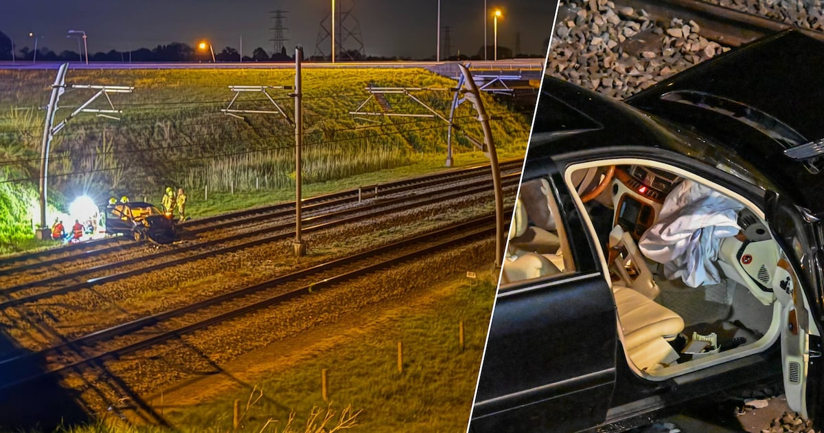 Auto schiet op A50 bij knooppunt Valburg uit de bocht en crasht op het ...