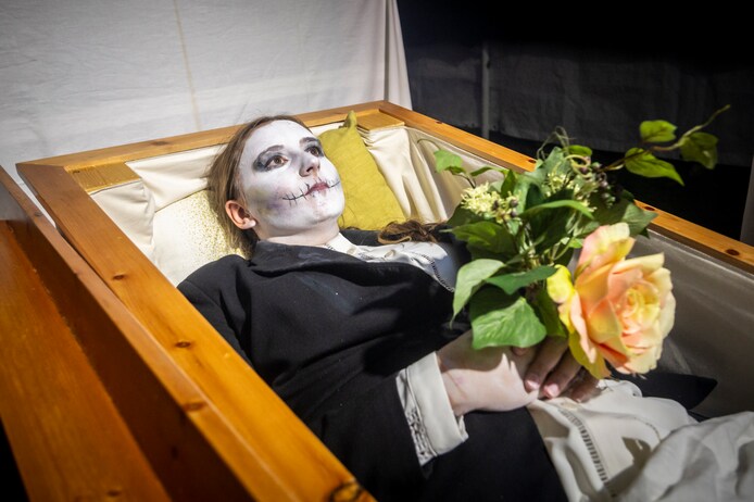 Halloween, hoe ver mag je gaan om kinderen angst aan te jagen? | Joost ...