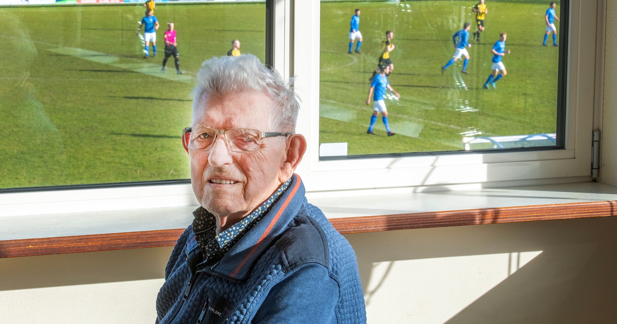 Koos (100) is er sinds oprichting van deze voetbalclub al bij: ‘We ...
