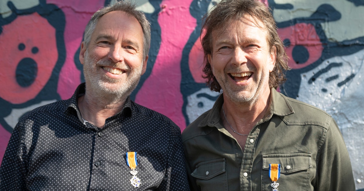 Duo van Liedjesfabriek volkomen verrast met lintjes: ‘We zijn nu ...