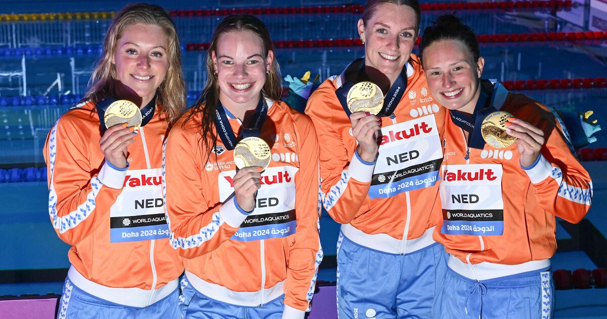 Estafettezwemsters stunten met goud bij WK in Doha: ‘Holy shit, wat is ...
