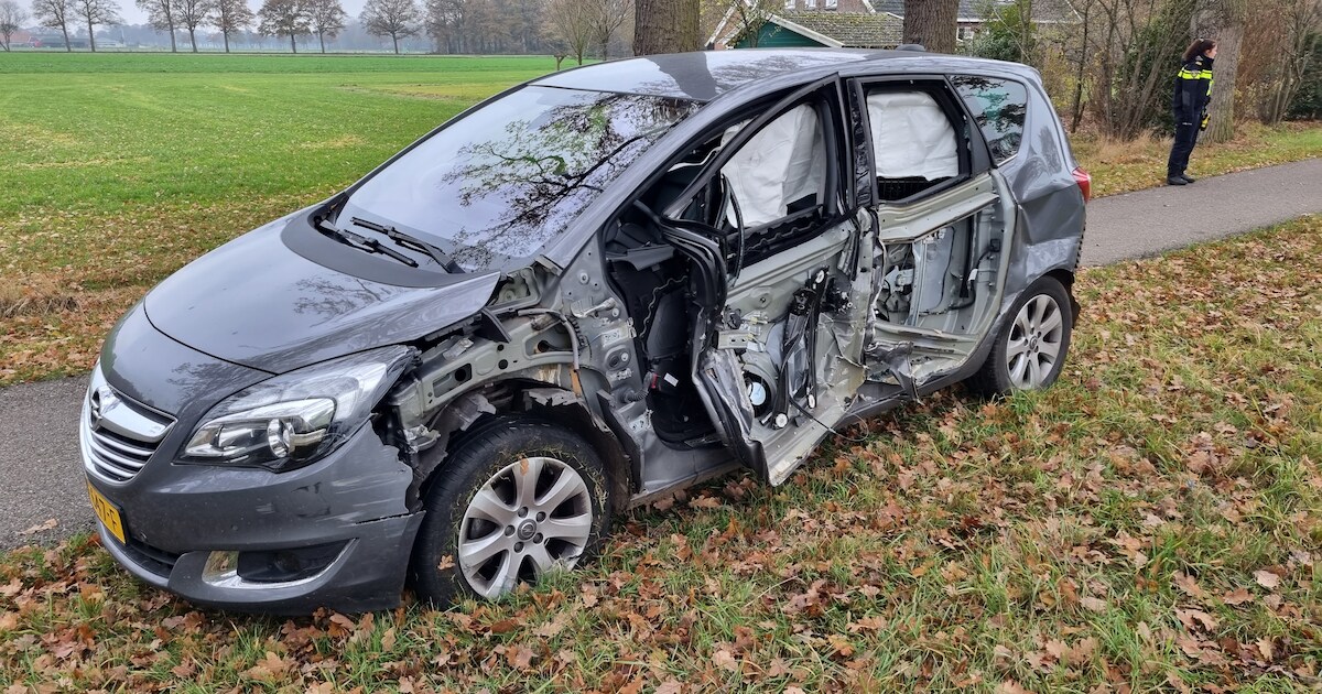 Vrachtwagen botst op auto: bestuurder gewond naar ziekenhuis | Aalten ...