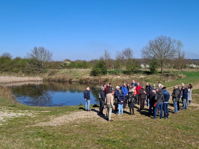 Schoolbands, solo-optredens, muziek, dans en zang op open podium van ...