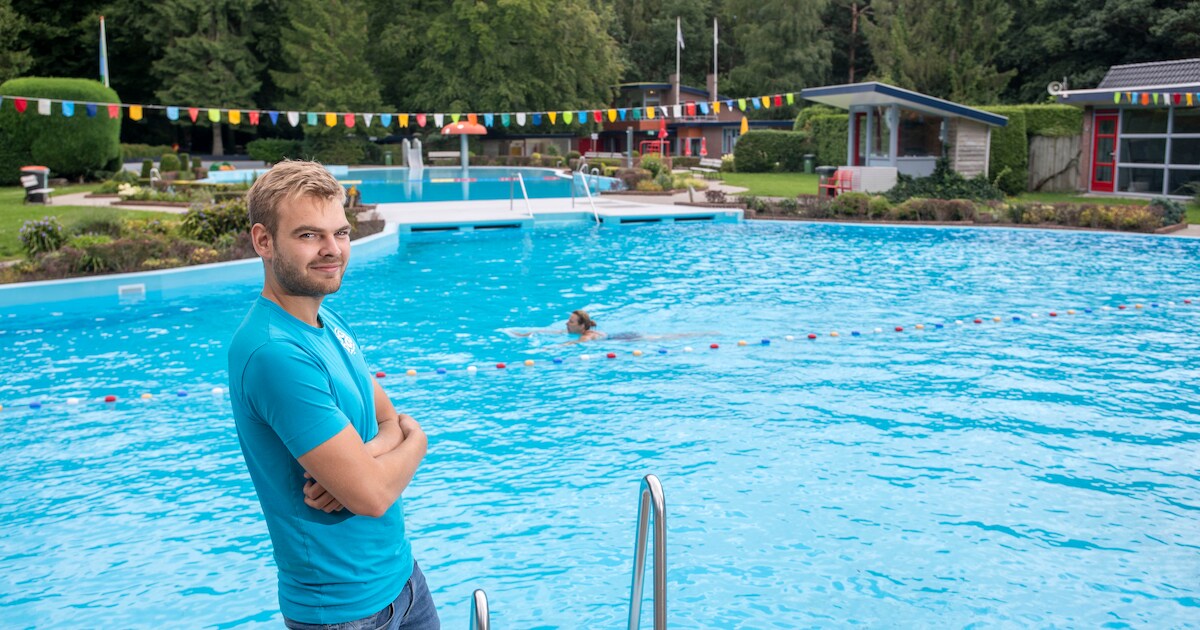 Precies een jaar geleden was het 35 graden en zaten 1800 badgasten af ...
