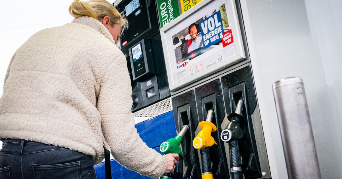 Benzineprijzen lopen weer flink op aan de pomp en daar komt voorlopig ...