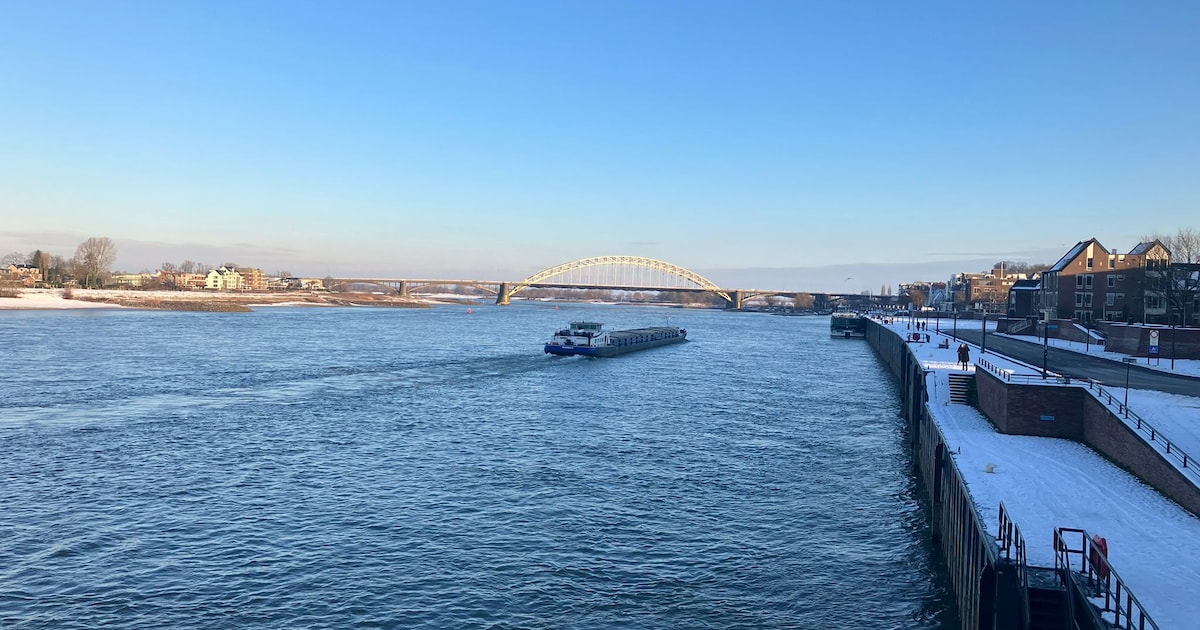 Er komt een bak water aan, peil in de Waal gaat snel omhoog | Nijmegen ...