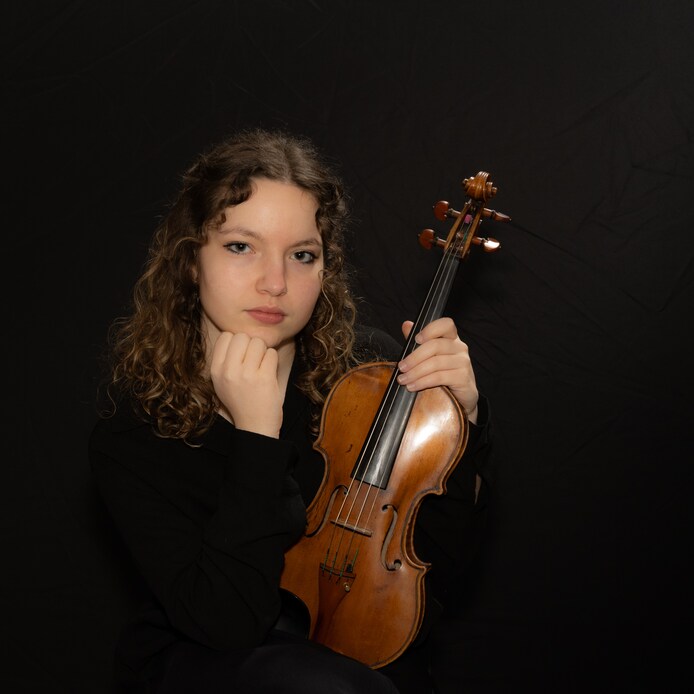 Violiste Serck speelt romantisch in Huissen | Lingewaard | gelderlander.nl