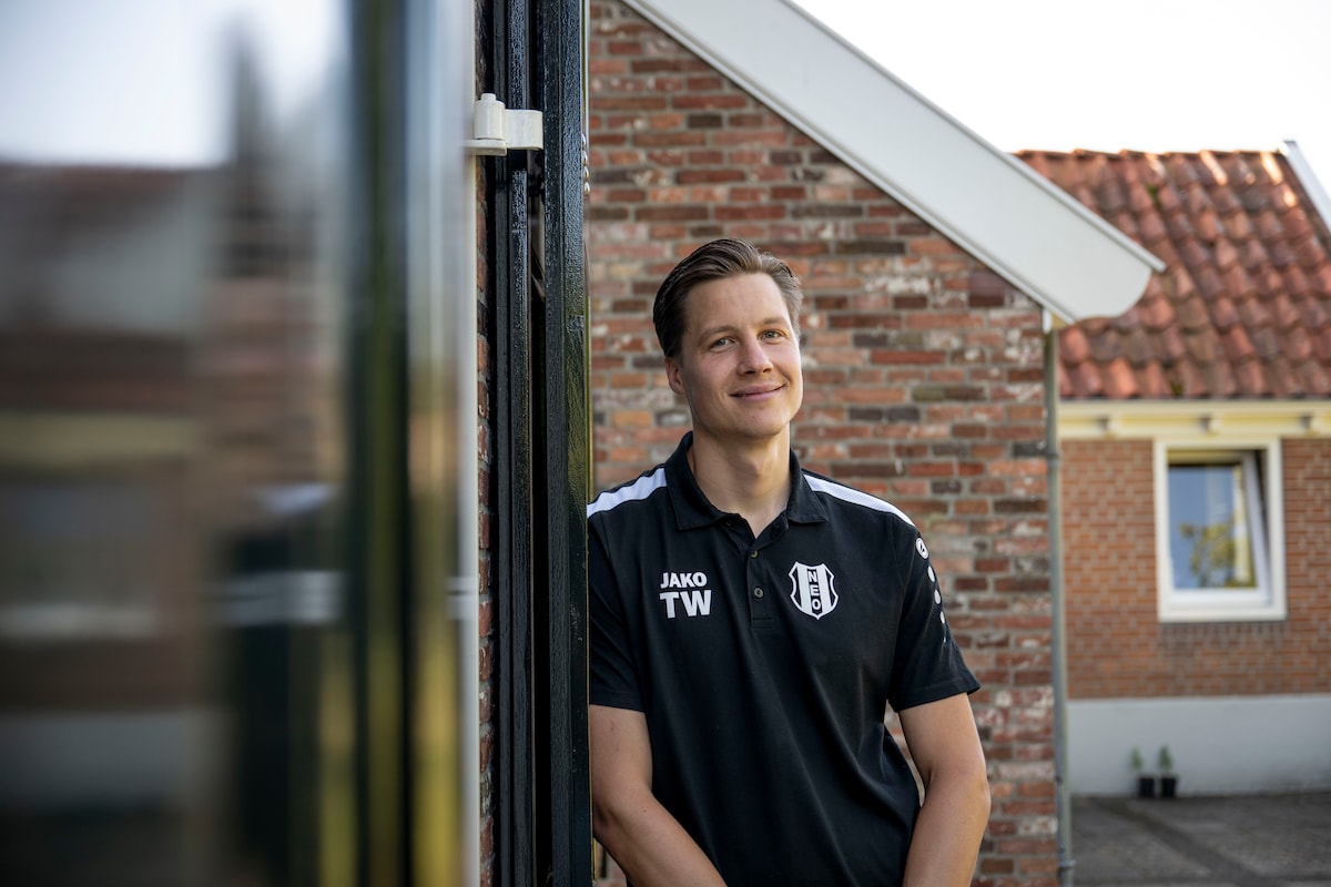 Twan Weghorst (het broertje van) over zijn werk als piloot, Ajax-spits ...