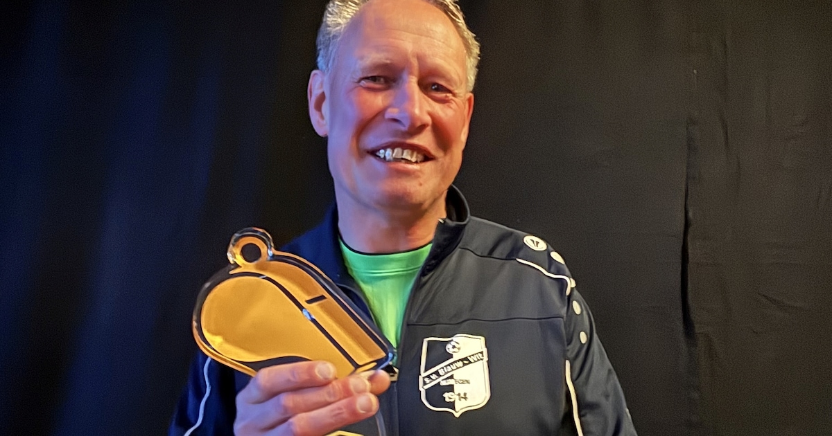 Supportersbusje moest thuisblijven, maar Pieter (59) sleept ...