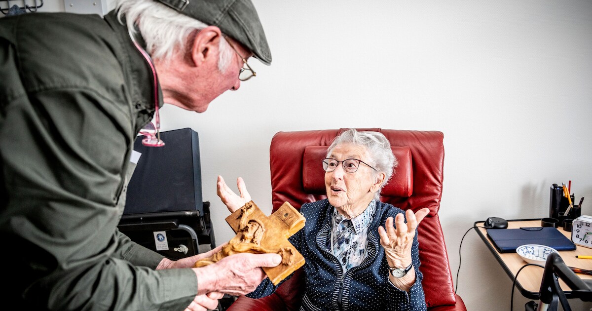 ’t Heilig Bruurke van Megen krijgt uniek kruisje terug van Tilly: ‘Neem ...