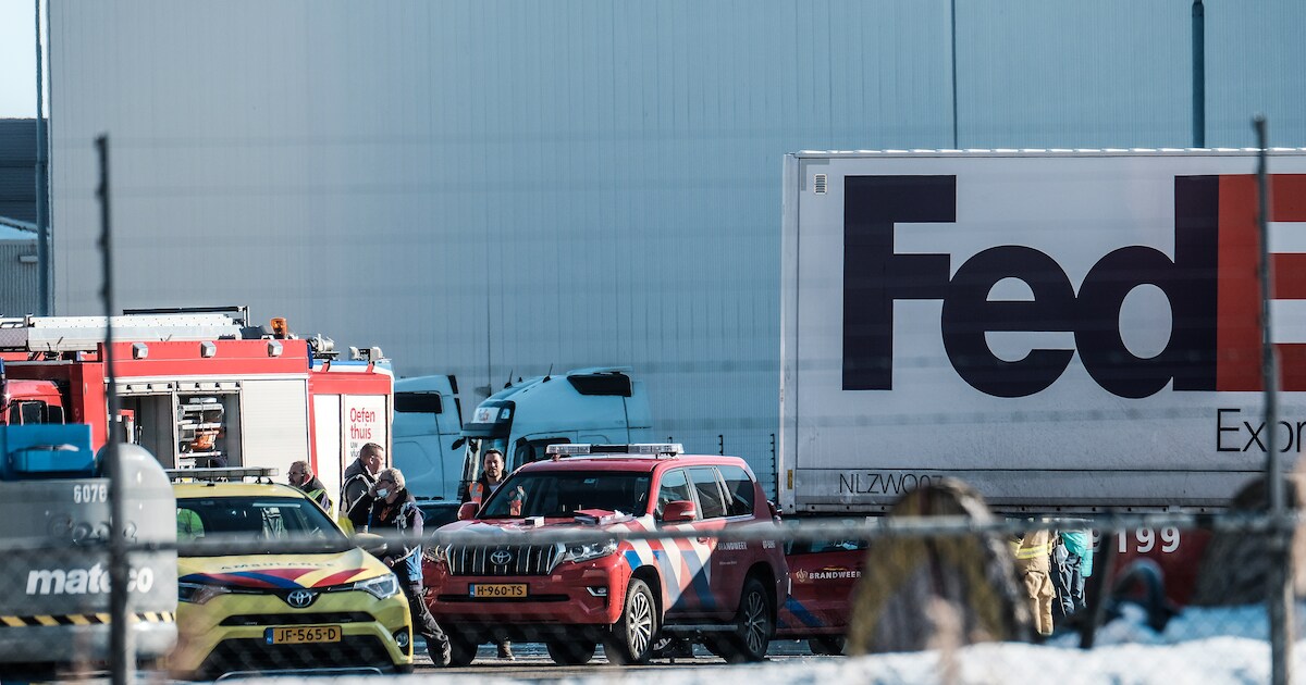 FedEx voorlopig op slot na inzakken dak, 200 medewerkers thuis ...