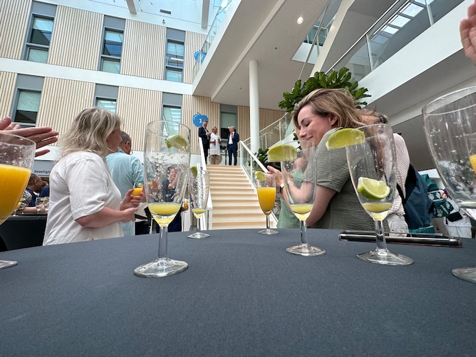 Rijnstate Elst met gongslag geopend: eerste patiënten gaan al naar hun ...