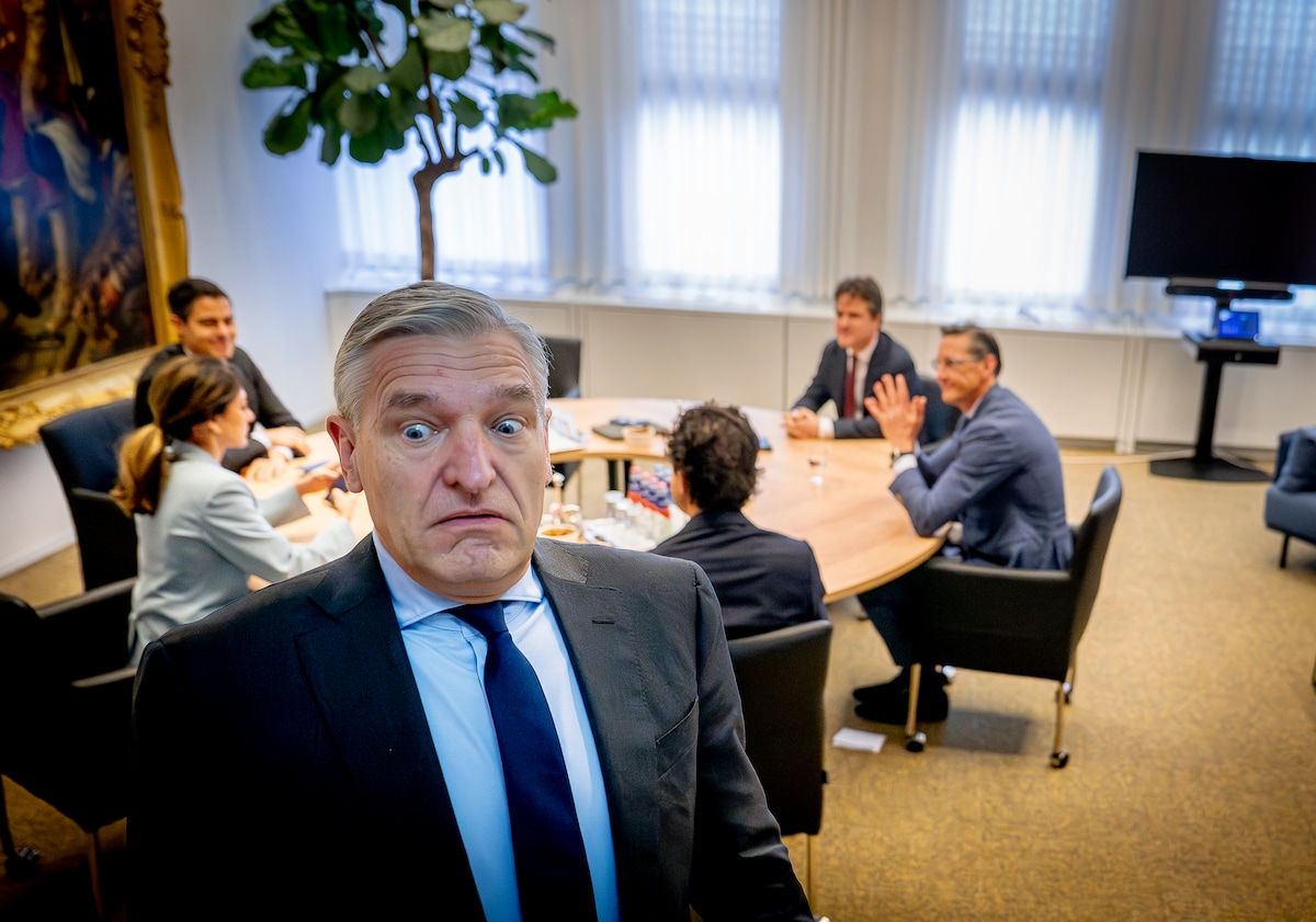 Buma heeft een berg zand en moet er een taart van bakken | Politiek ...