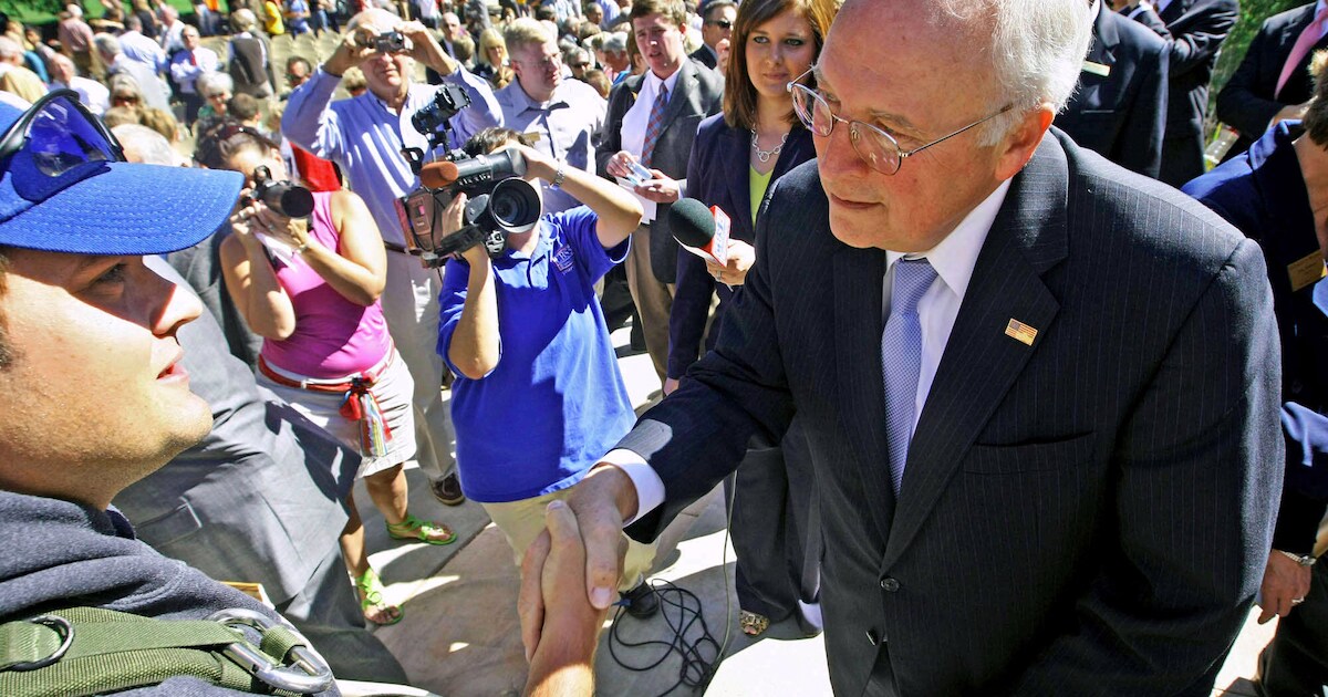 Dick Cheney: Militaire Begrafenis met Biden en Bush, Trump Afwezig ...